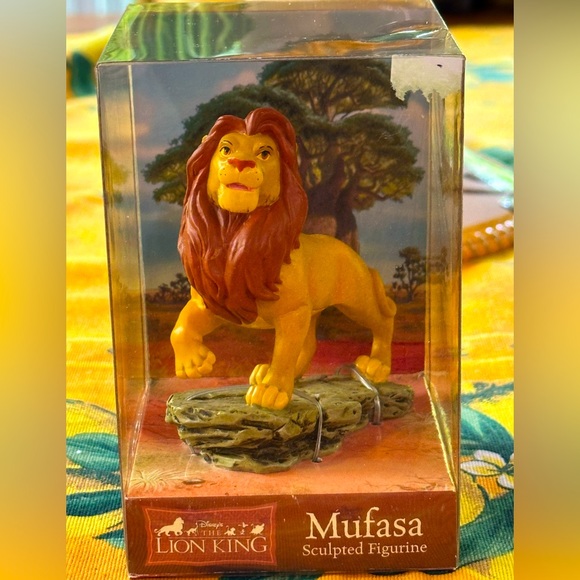 Disney | Toys | New Disney The Lion King Mufasa Enesco Sculpted ...